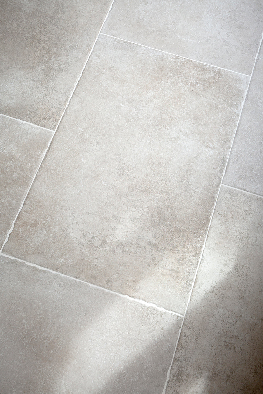 Bayonne Light Rustique Stone Effect Porcelain Tiles | Quorn Stone