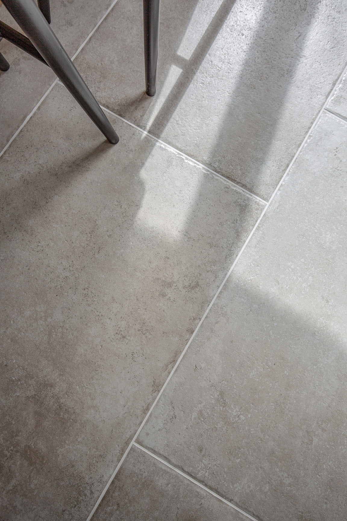 Bayonne Light Rustique Stone Effect Porcelain Tiles | Quorn Stone