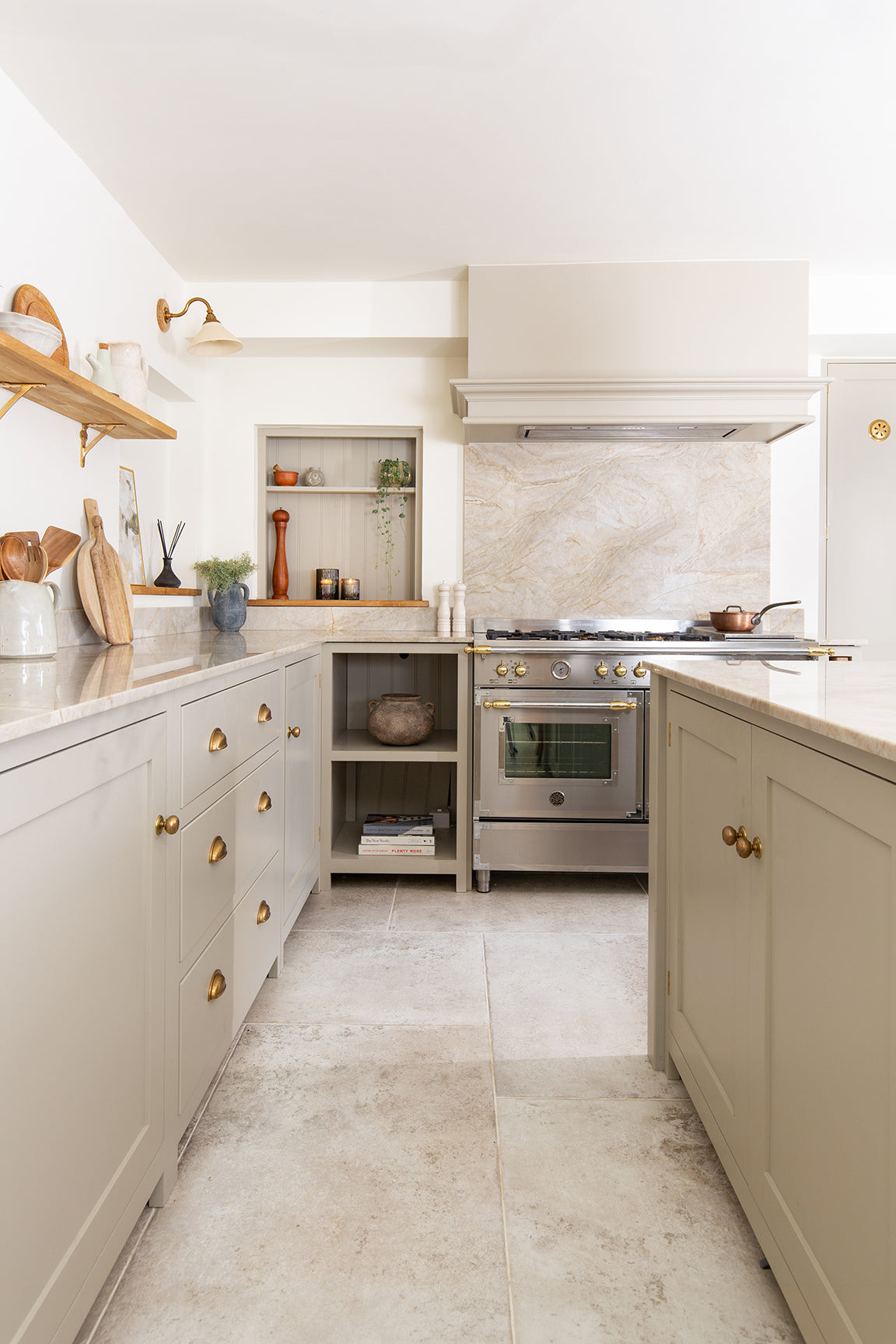 Bayonne Light Rustique Stone Effect Porcelain Tiles | Quorn Stone