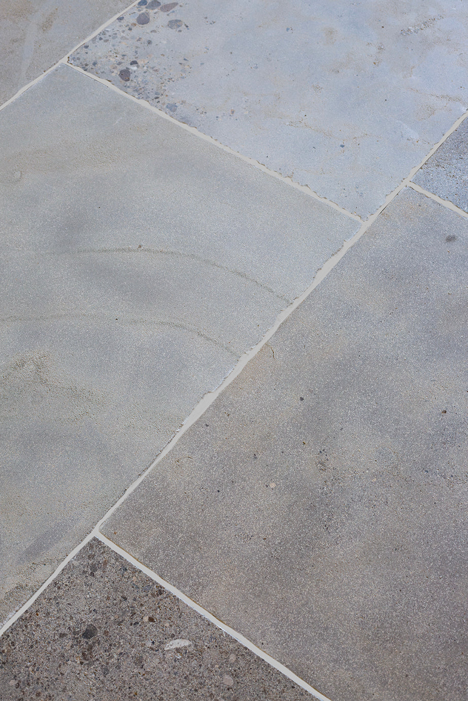 Clermont Gris Lightly Tumbled Limestone Tiles | Quorn Stone