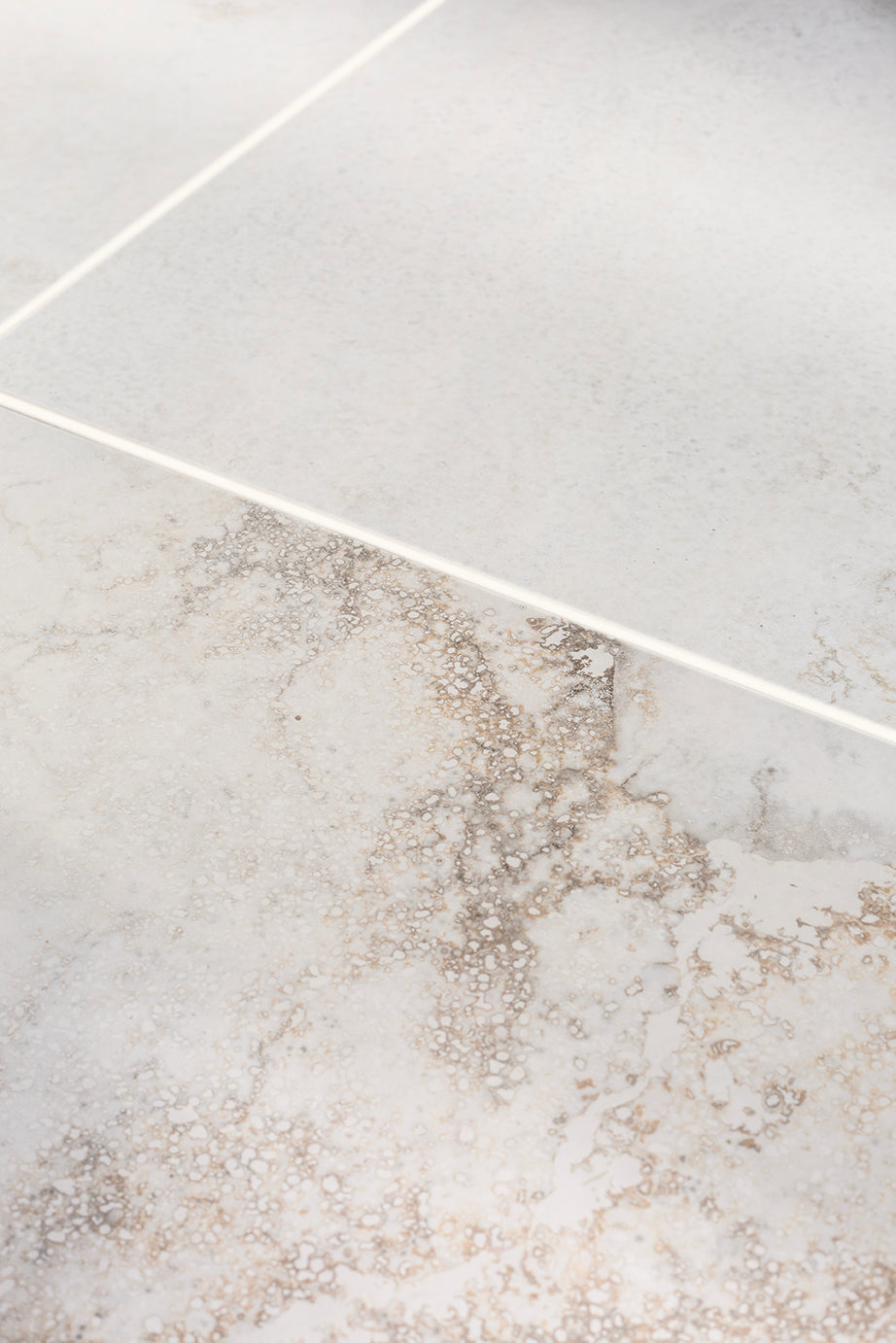 Lavello Bianco Travertine Effect Porcelain Tiles | Quorn Stone