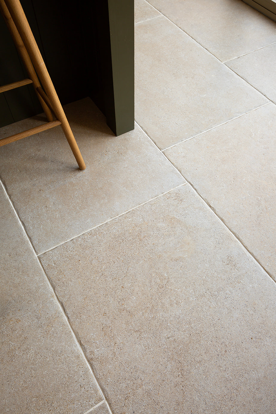 Montpellier Sable Tumbled Effect Porcelain Tiles | Quorn Stone