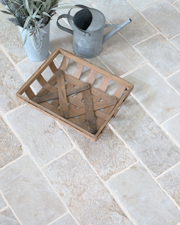 Sorrento Aged Tumbled Limestone Cobbles | Quorn Stone