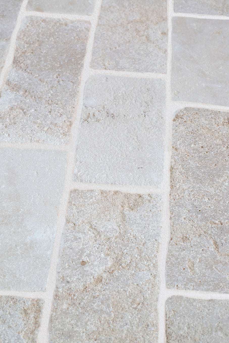 Sorrento Aged Tumbled Limestone Cobbles | Quorn Stone