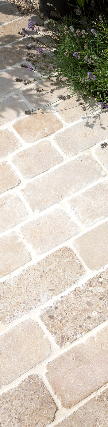 Sorrento Aged Tumbled Limestone Cobbles | Quorn Stone