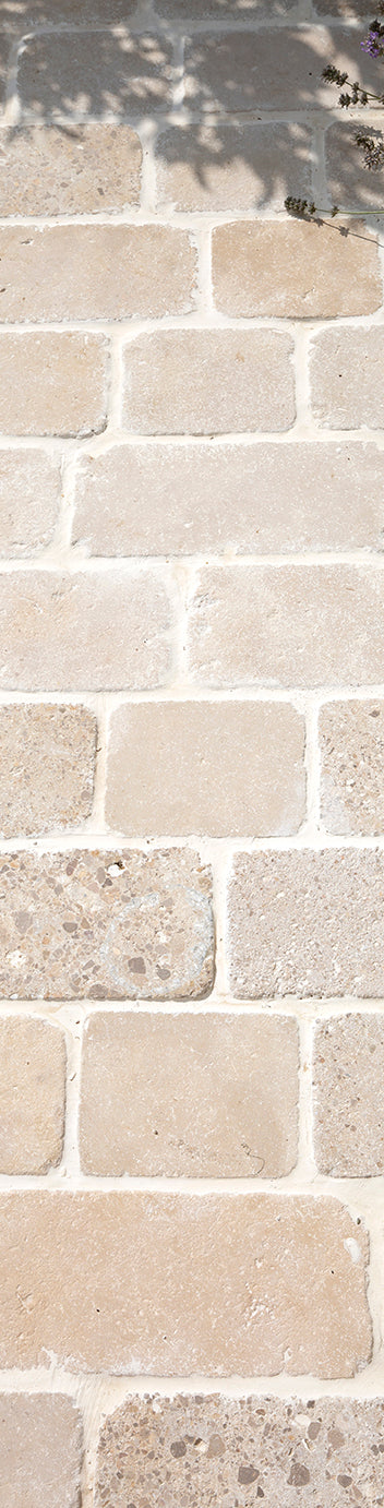Sorrento Aged Tumbled Limestone Cobbles | Quorn Stone
