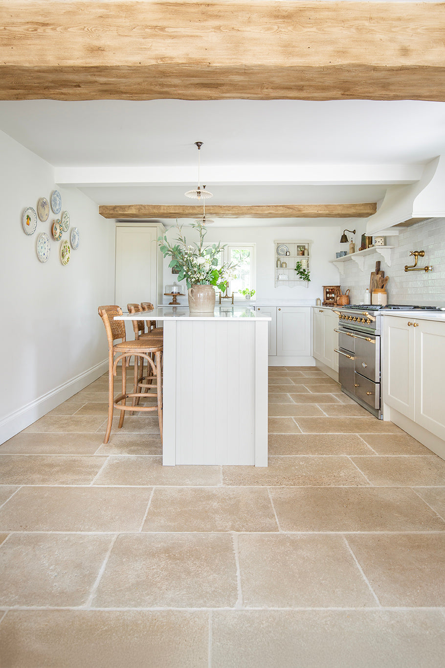 Sorrento Aged Tumbled Limestone Flooring Tiles | Quorn Stone