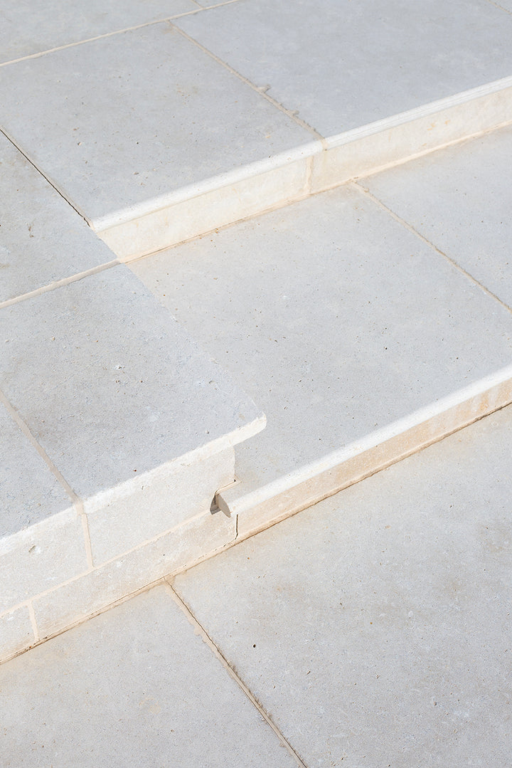 Versailles Softly Aged Limestone Step | Quorn Stone