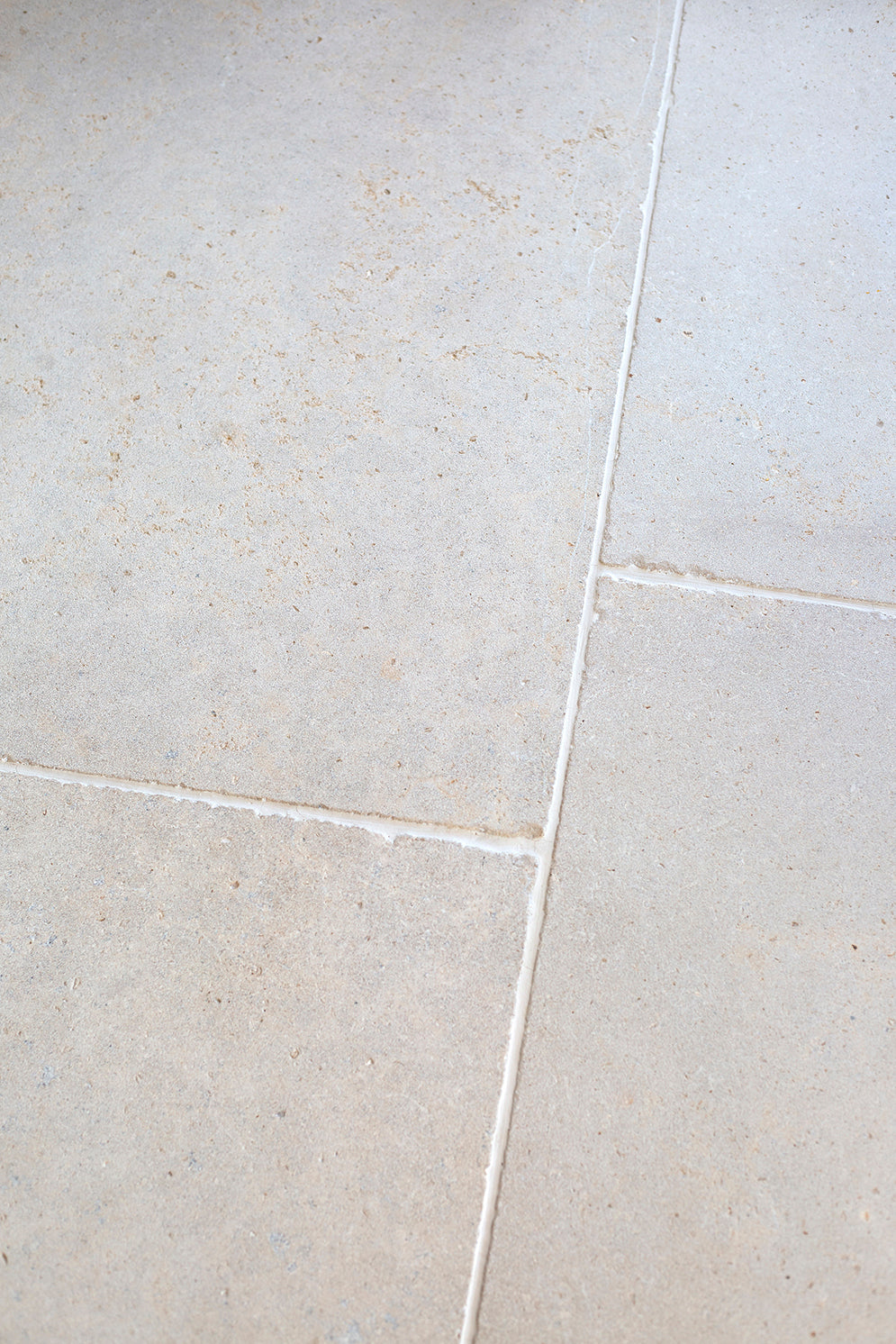 Versailles Softly Aged Limestone Step | Quorn Stone