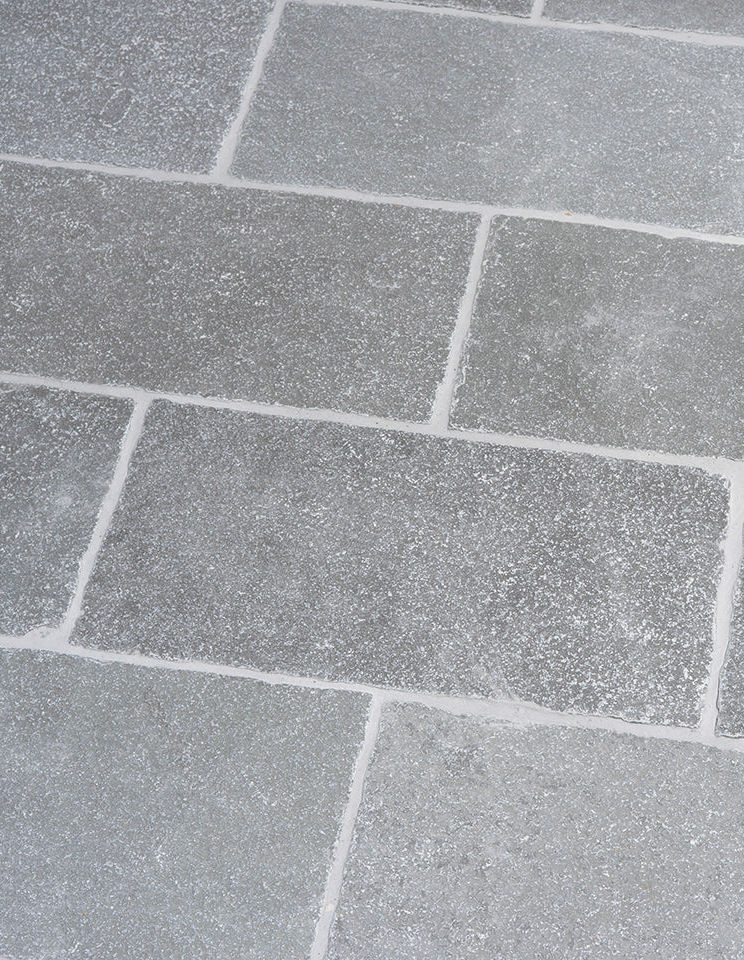 Worn Grey Antiqued Limestone Cobbles | Quorn Stone