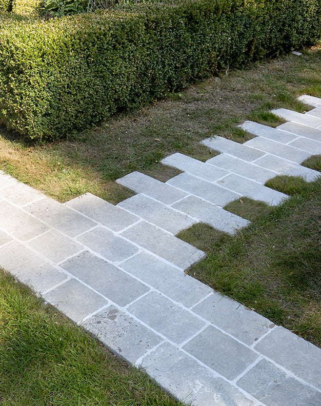 Clermont Gris® Aged Tumbled Limestone Cobbles | Quorn Stone