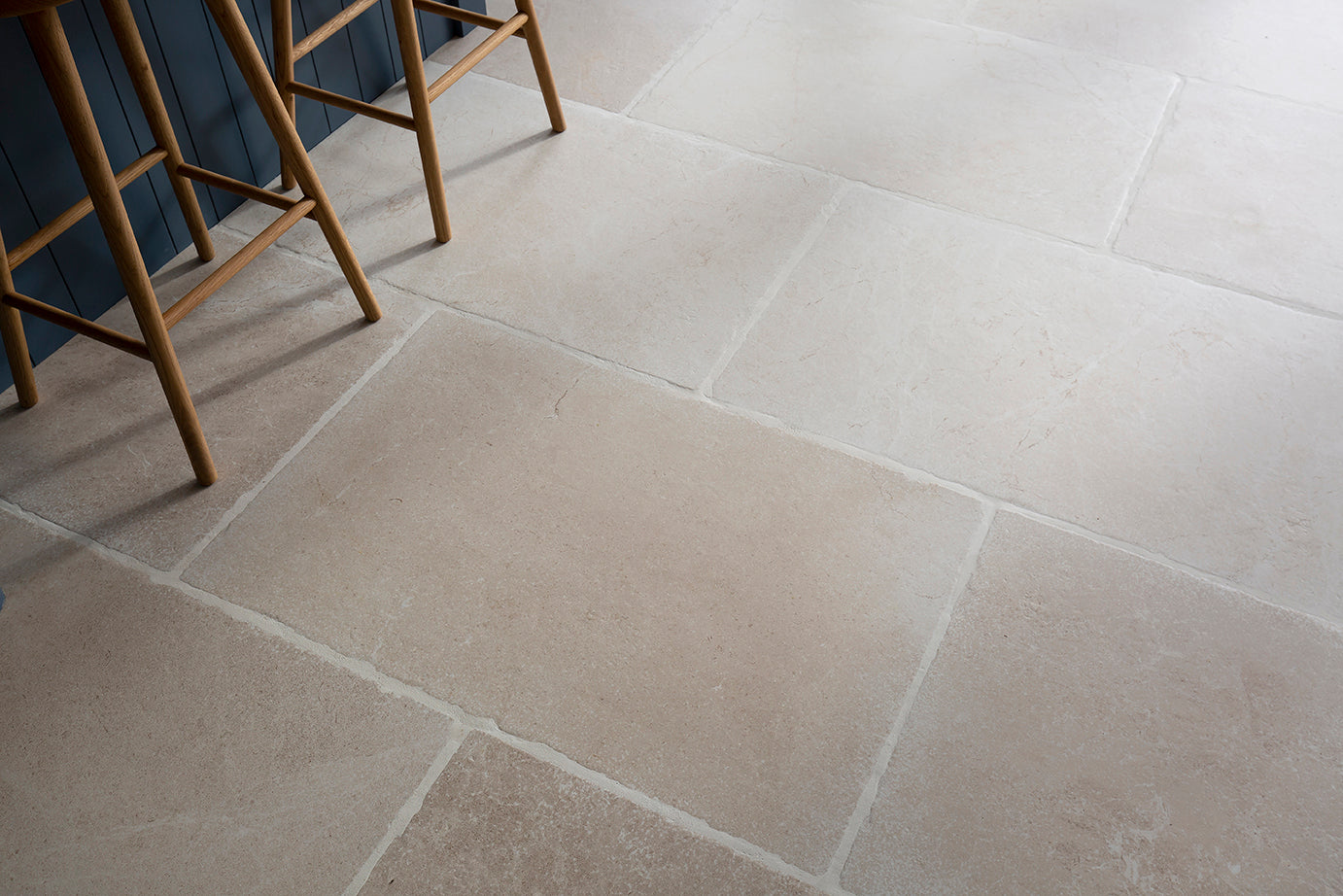 Dorchester Aged White Stone Effect Porcelain Tiles | Quorn Stone