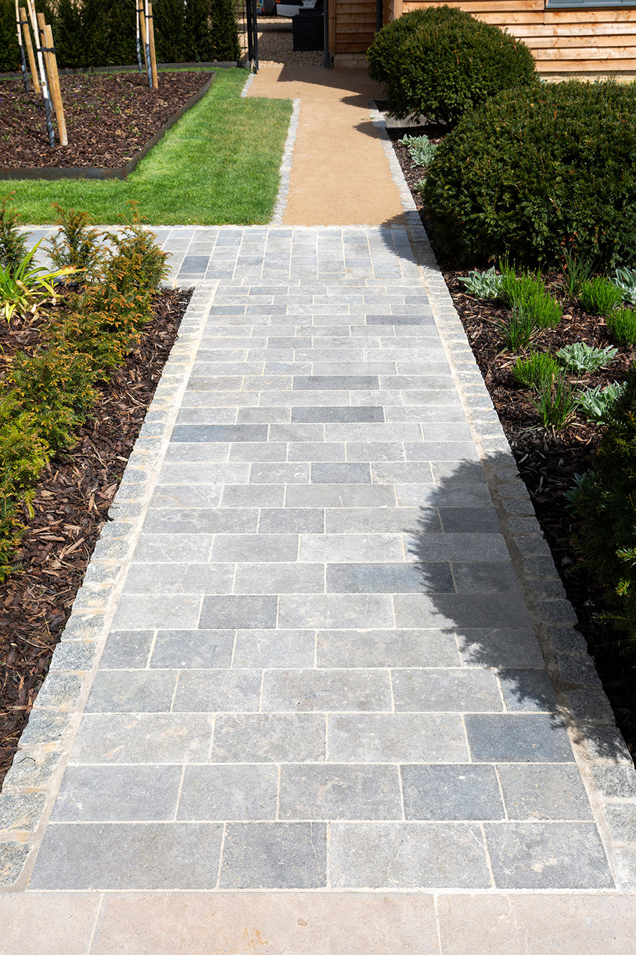 Farrow Grey Tumbled Limestone Outdoor Cobbles | Quorn Stone