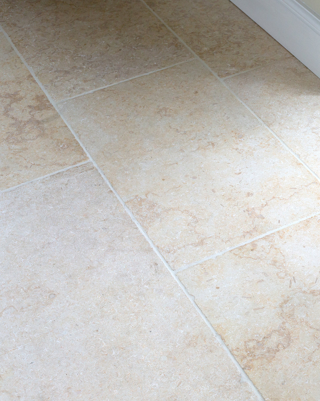 Monte Carlo Tumbled Limestone Tiles | Quorn Stone