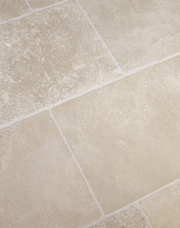 Sorrento Aged Tumbled Limestone Flooring Tiles | Quorn Stone
