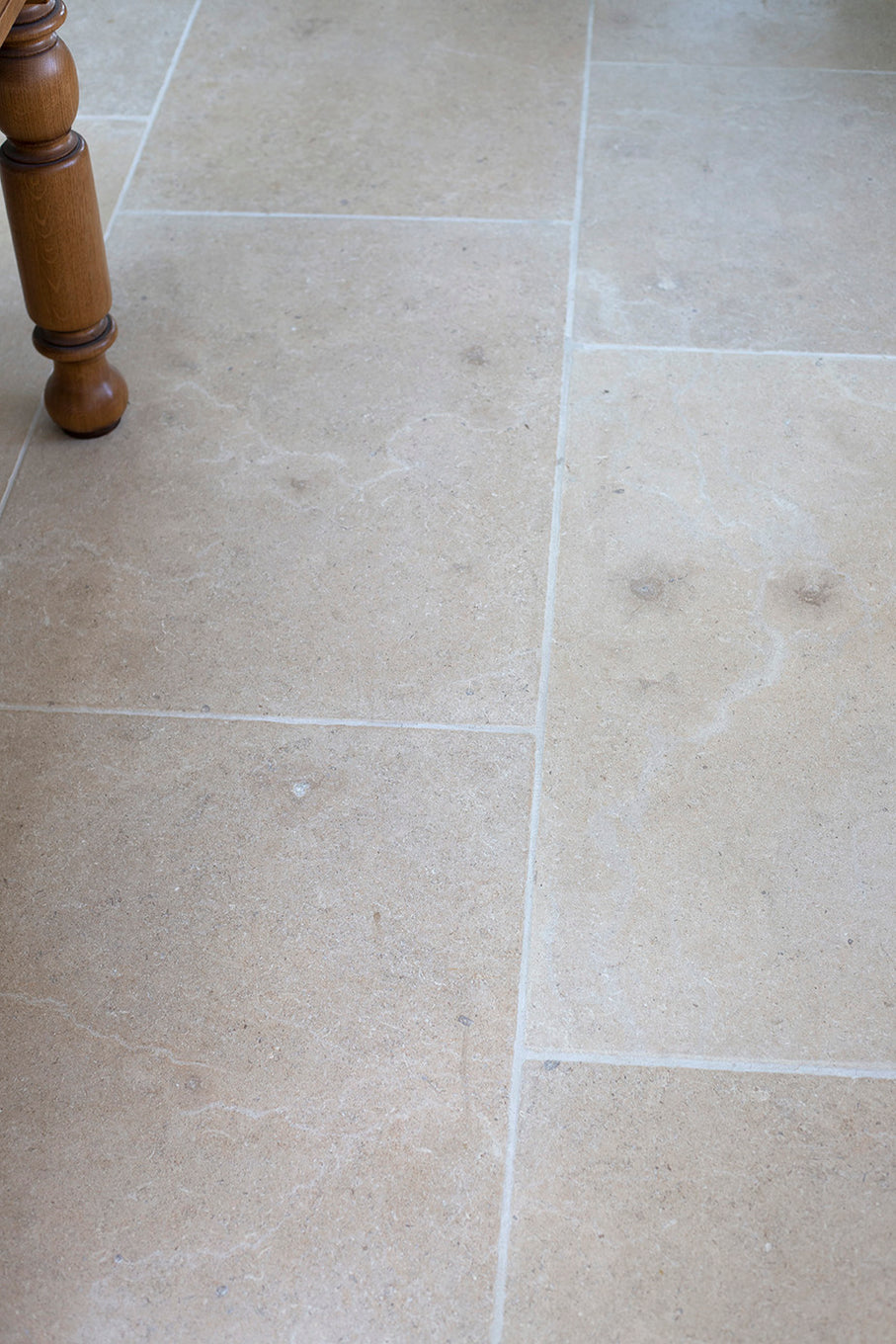 Tuscany Tumbled Limestone Tiles | Flagstones | Quorn Stone